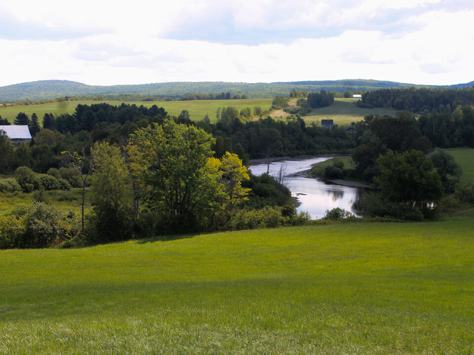 Près de tout. Loin de l'ordinaire. — Estrie - Cantons-de-l'Est